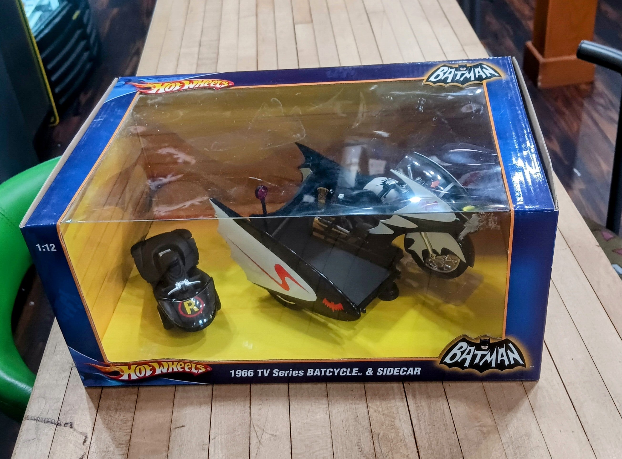 Hot Wheels 1966 Batcycle & Sidecar | 1:12 Scale TV Series Model | Rusty ...